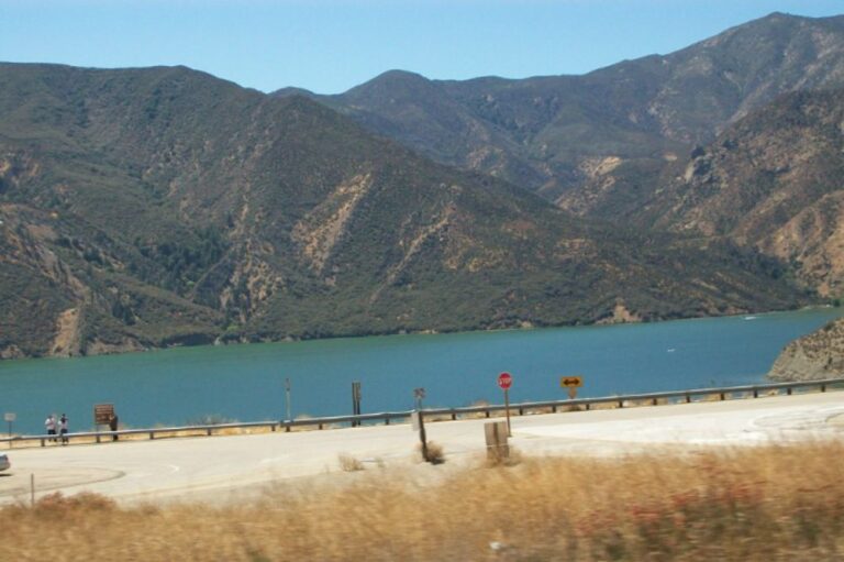 12 Beautiful Lakes in Southern California - Go Travel California