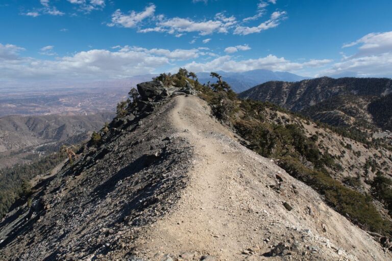 12 Moderate to Difficult Hikes Near Los Angeles - Go Travel California
