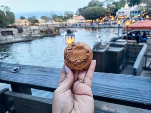 13 Best Disneyland Snacks + Where To Find Them - Go Travel California