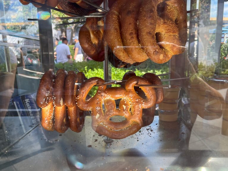 13 Best Disneyland Snacks + Where To Find Them - Go Travel California