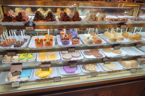 13 Best Disneyland Snacks + Where To Find Them - Go Travel California