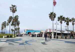 15 Fun Things to Do in Venice Beach - Go Travel California